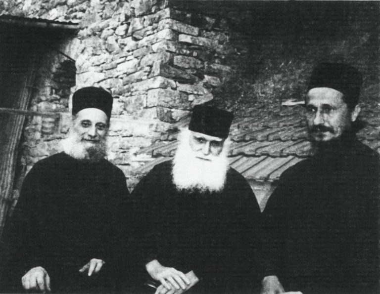 Γέροντας Αιμιλιανός Σιμωνοπετρίτης – Ιχνηλασία ζωής - Poimin.gr