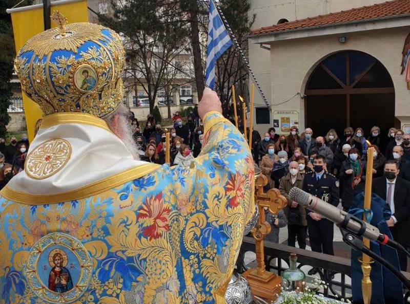 Ο εορτασμός των Θεοφανείων στον Ιερό Μητροπολιτικό Ναό των Γρεβενών ...