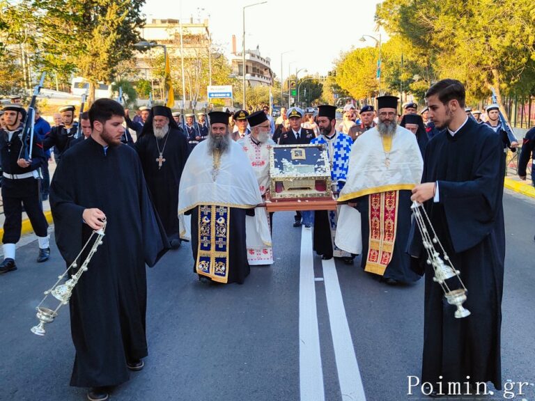 Μεγαλοπρεπής υποδοχή του Ιερού Λειψάνου του Αγίου Νικολάου στην Αγία ...