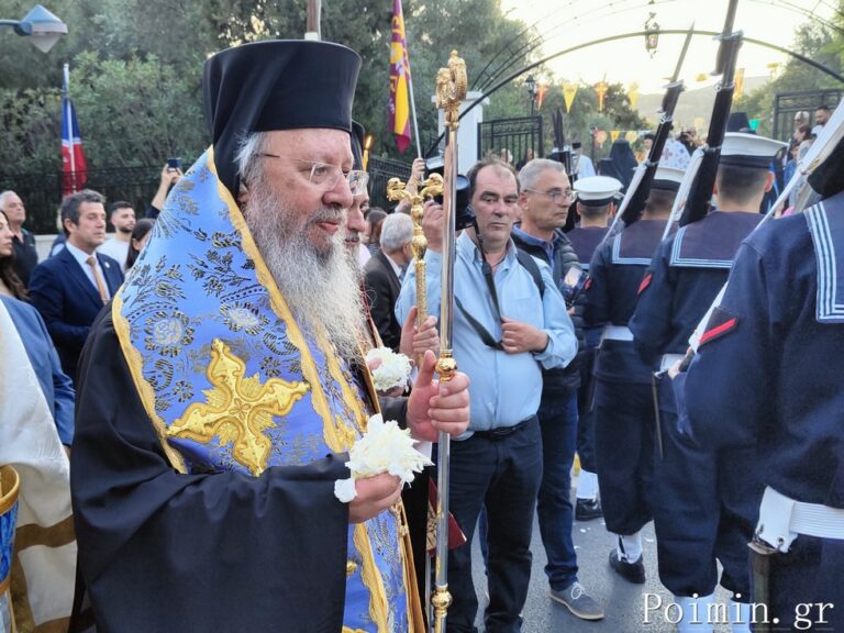 Μεγαλοπρεπής υποδοχή του Ιερού Λειψάνου του Αγίου Νικολάου στην Αγία ...