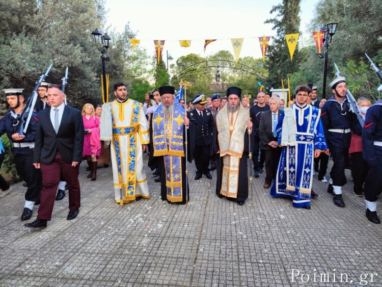 Μεγαλοπρεπής υποδοχή του Ιερού Λειψάνου του Αγίου Νικολάου στην Αγία ...
