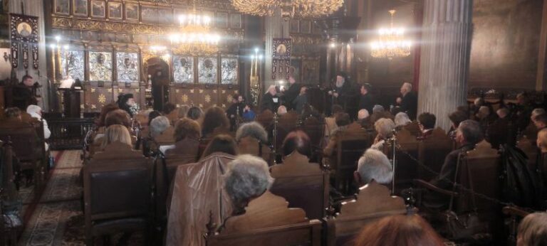 Ο Στ΄ ΚΑΤΑΝΥΚΤΙΚΟΣ ΕΣΠΕΡΙΝΟΣ ΣΤΗΝ ΙΕΡΑ ΜΗΤΡΟΠΟΛΗ ΧΑΛΚΙΔΟΣ - Poimin.gr