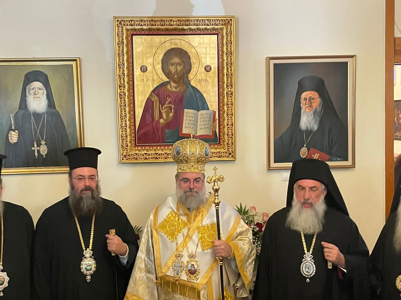 Η χειροτονία του νέου Μητροπολίτη Κυδωνίας και Αποκορώνου με συγκίνηση ...