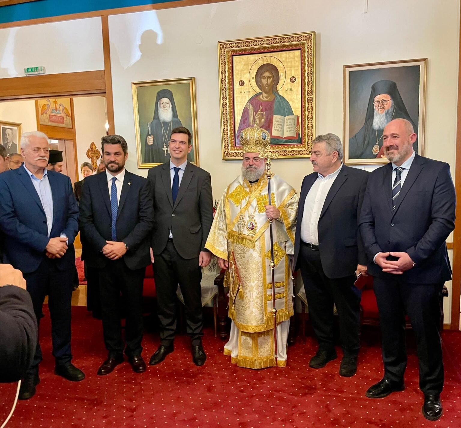 Η χειροτονία του νέου Μητροπολίτη Κυδωνίας και Αποκορώνου με συγκίνηση ...