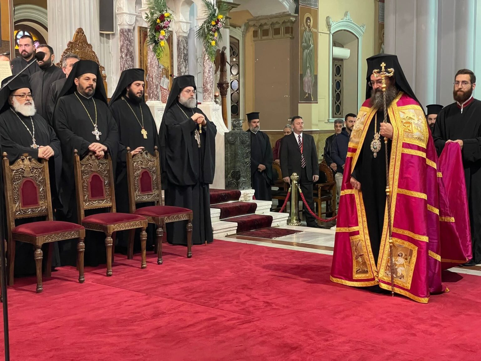 Η χειροτονία του νέου Μητροπολίτη Κυδωνίας και Αποκορώνου με συγκίνηση ...